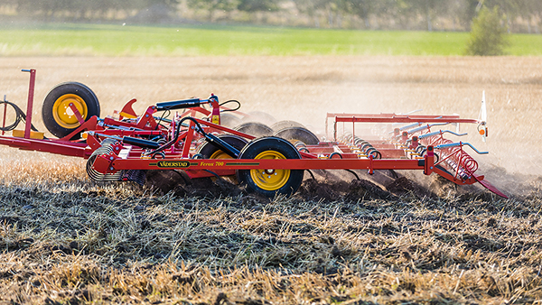 Highly efficient farm machinery built in Sweden - Vaderstad