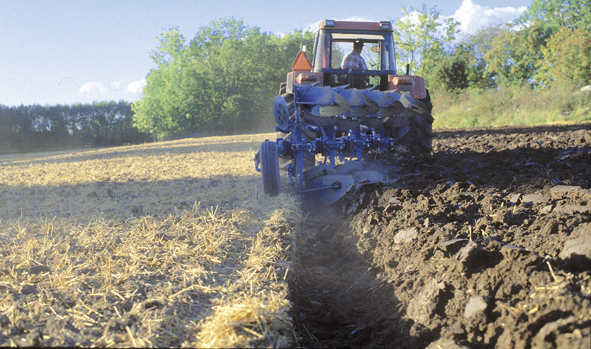 Ploughed systems (conventional tillage) explained | Väderstad