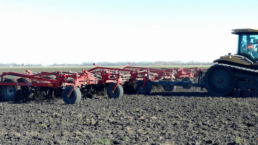 Cultivators, rollers and tine harrows for all types of soils, depths ...